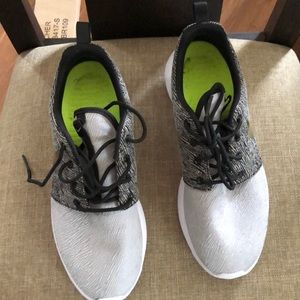 Women's Nike Shoes on Poshmark
